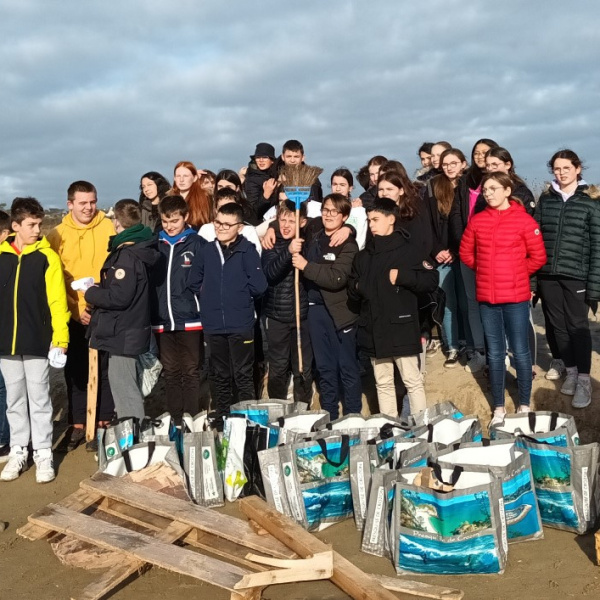 Opération de ramassage des déchets au collège ! - Collège ALAIN